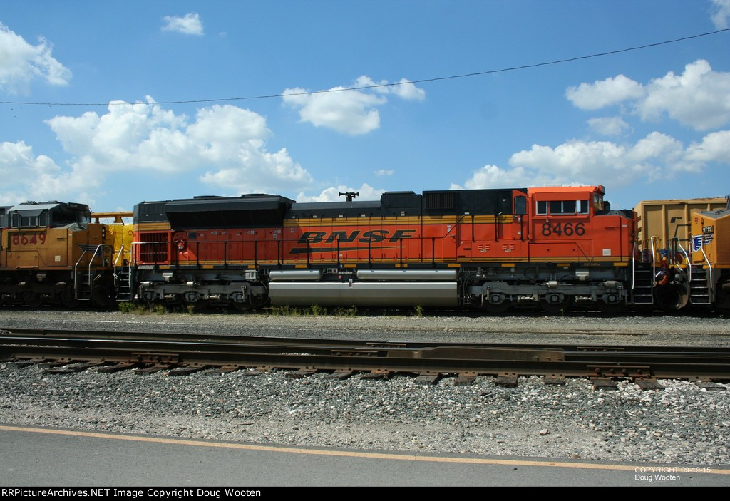 BNSF 8466